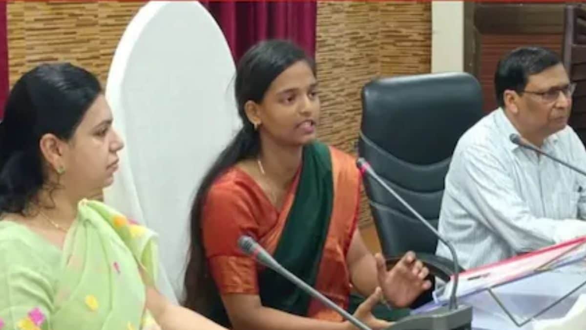 IAS Divya Mittal Makes Class 12 Student DM Of UP's Deoria For 2 Hours | Education and Career ...