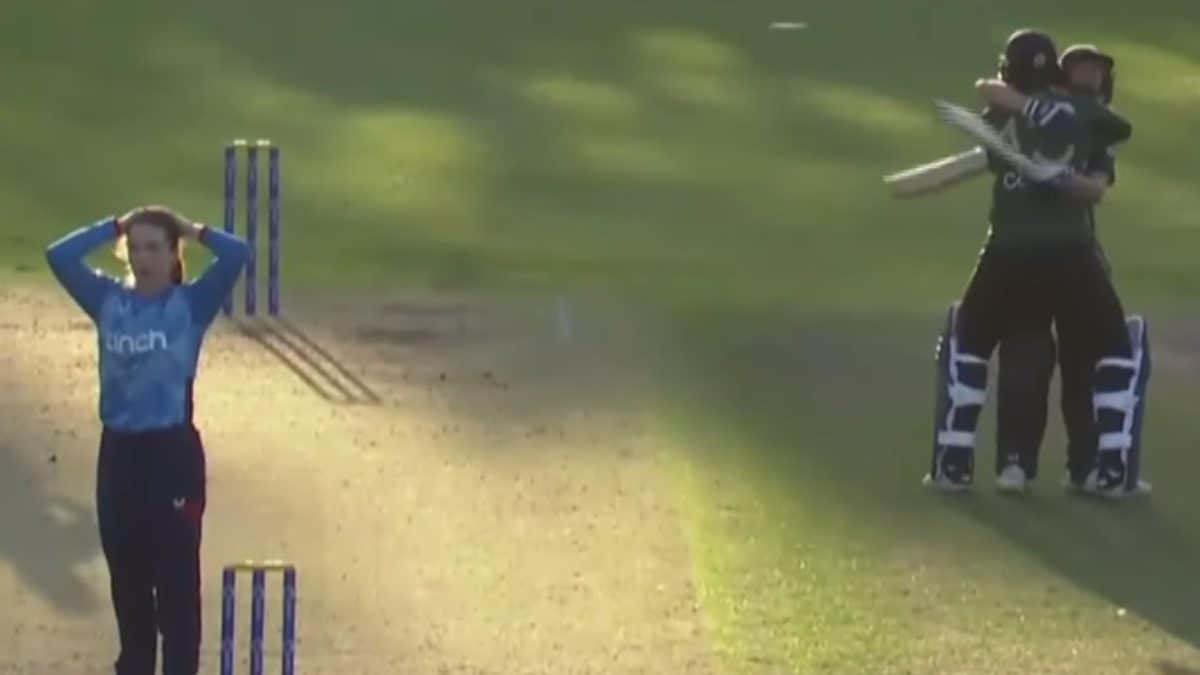 Ireland Beat England After Two Decades in a Last-ball Thriller ...