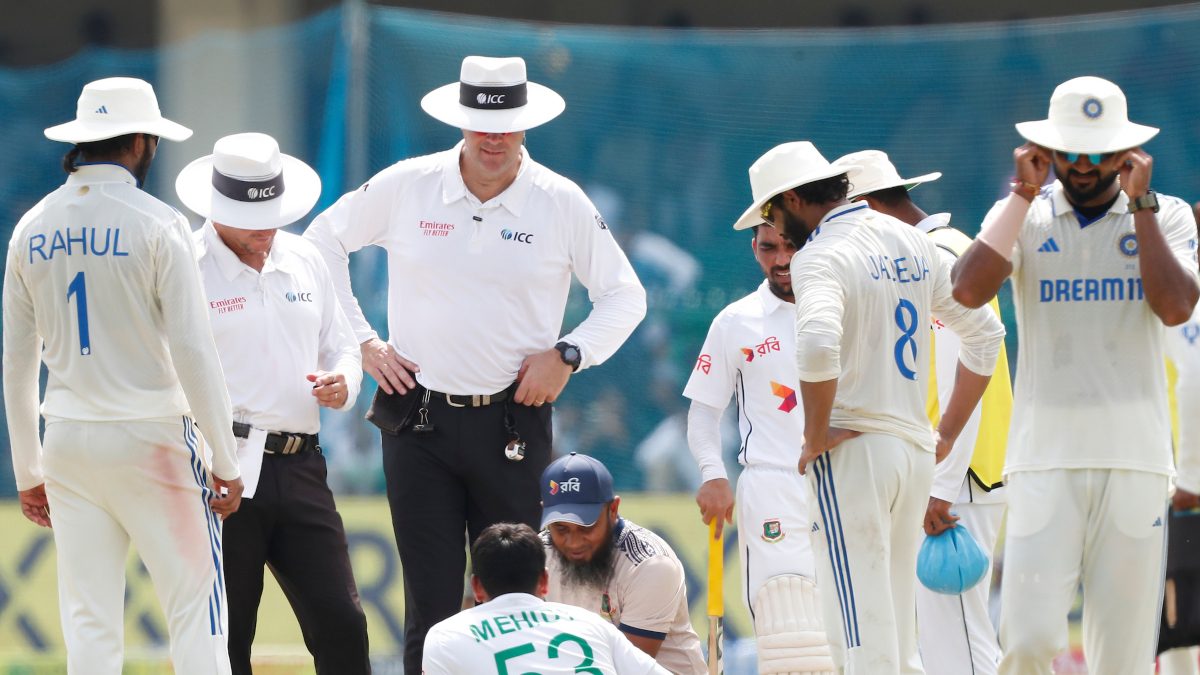 Bangladesh Cricketer Mehidy Hasan Miraz Stung by Wasp On Day 4 of 2nd ...