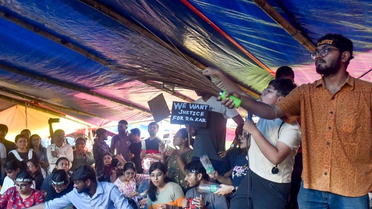 RG Kar-Rape Murder Case: Hunger Strike By Junior Doctors Enters Day 9 ...