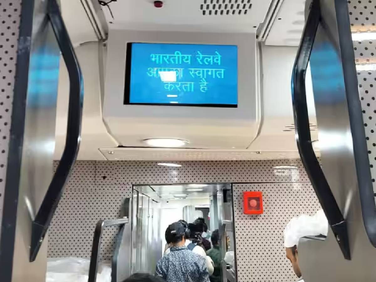Vande Bharat Prototype Sleeper Train in Pics: See Design, Features ...