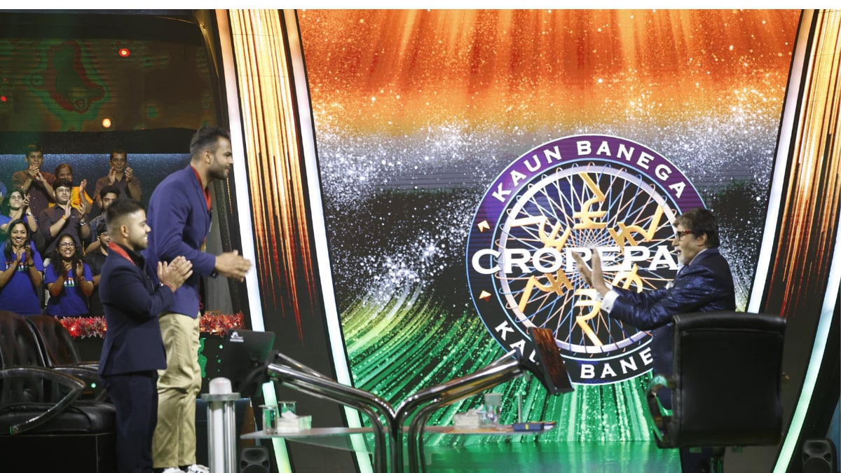 KBC 16: Amitabh Bachchan Welcomes Paralympics Gold Medalists Avani ...