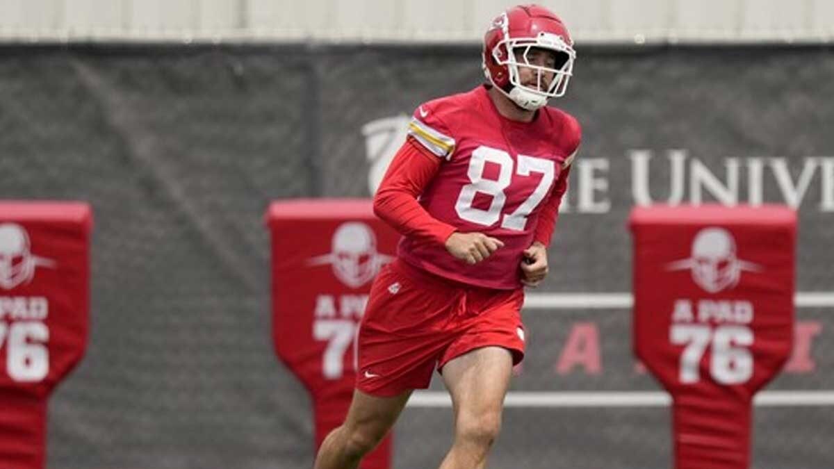 Travis Kelce’s Team Rubbishes His Breakup Contract With Taylor Swift: 'Entirely False' - News18