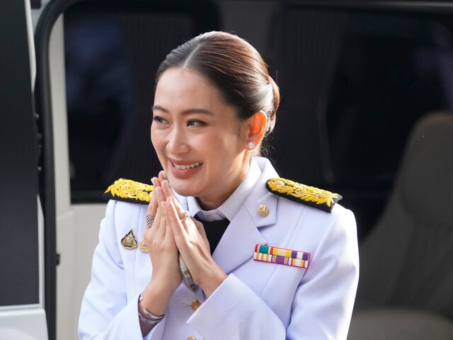 Paetongtarn Shinawatra Sworn In As Thailand's Youngest Prime Minister ...