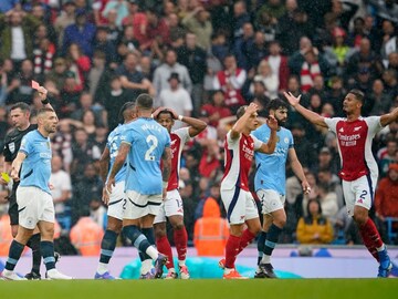 Premier League: Riccardo Calafiori Not Happy With Leandro Trossard's ...