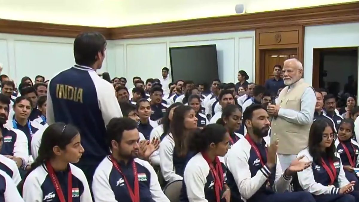 Watch: Prime Minister Narendra Modi Meets Indian Paralympians at His ...