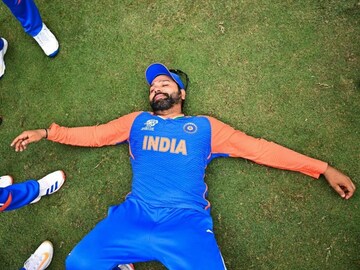 'Winning it Was Our Biggest Goal': Rohit Sharma Recieves Roaring Reception as he Speaks India's ...