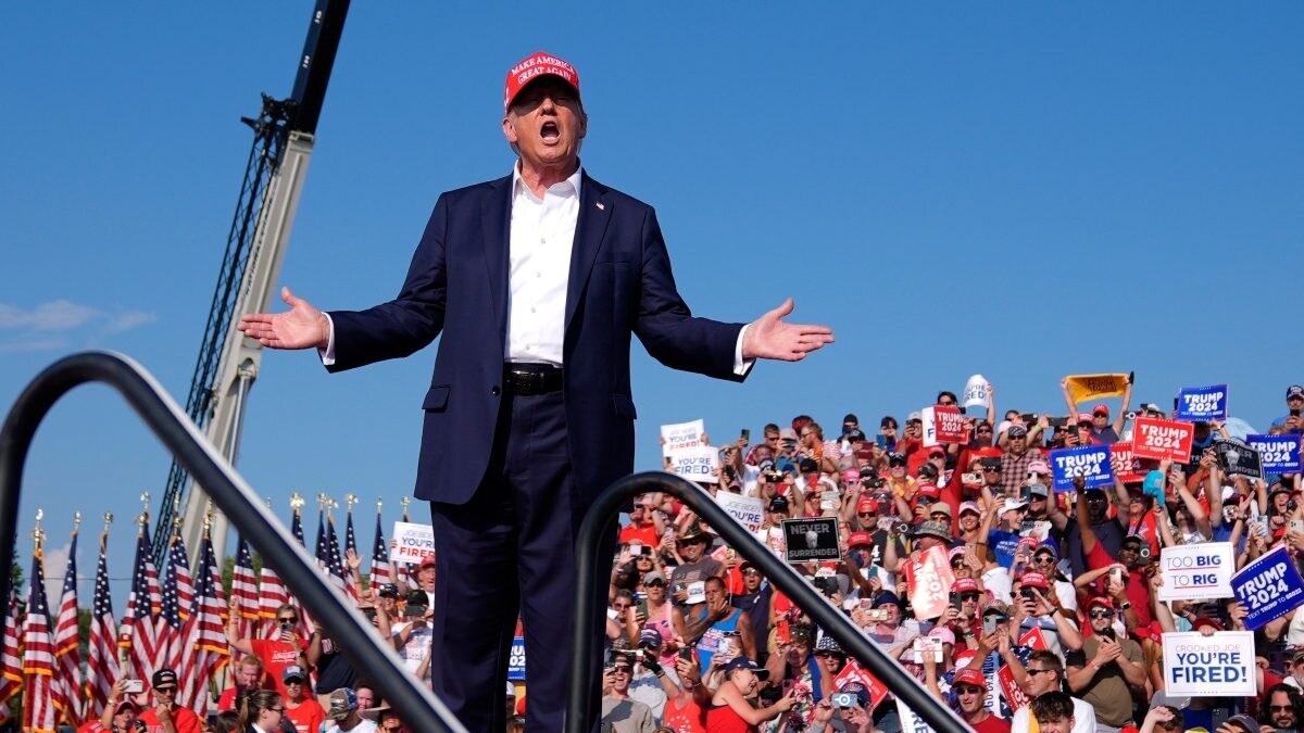 Reports Of Explosives Found In Car Near Donald Trump's Rally 'Unfounded ...