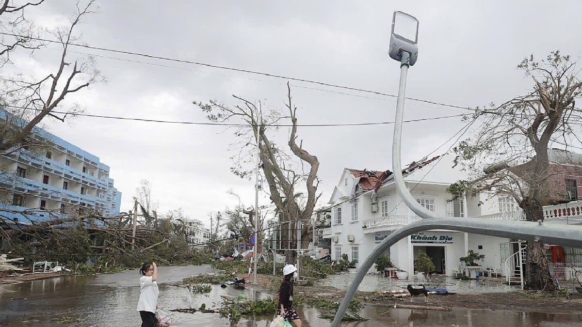 Typhoon Yagi Slams Vietnam: 14 Dead, 176 Injured; Officials Warns Of ...