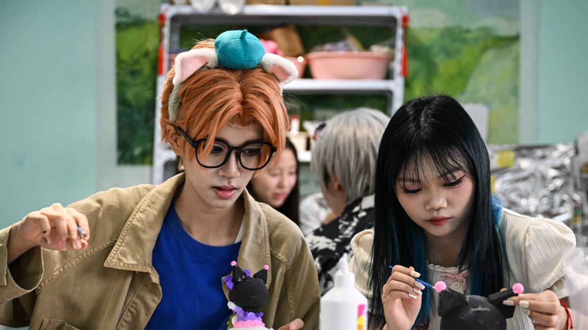 Why Chinese Women Are Paying Female Cosplayers To Be Their Ideal ...