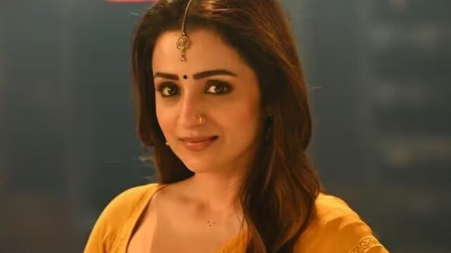 Did Trisha Krishnan Charge Rs 5 Crore For Her Cameo In Thalapathy Vijay ...