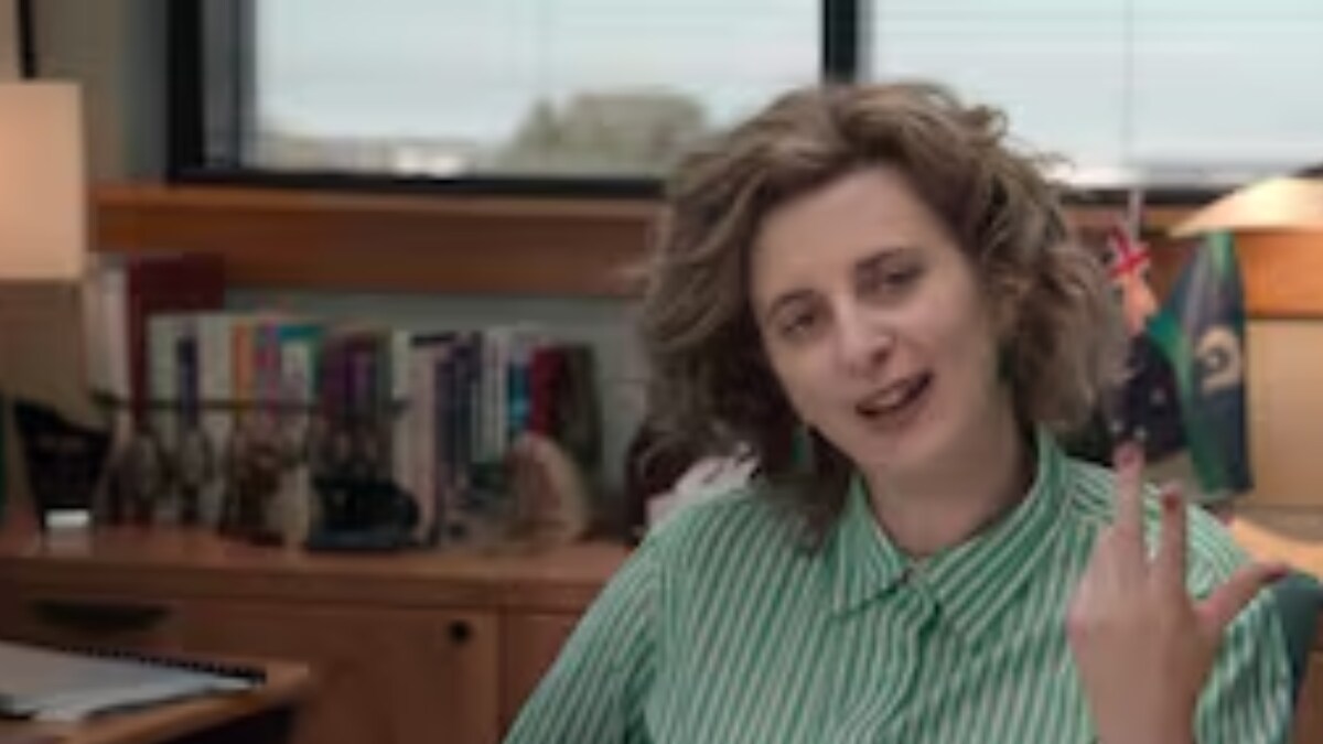Office Australia Trailer Out: Felicity Ward Takes Over As The Lady Boss ...