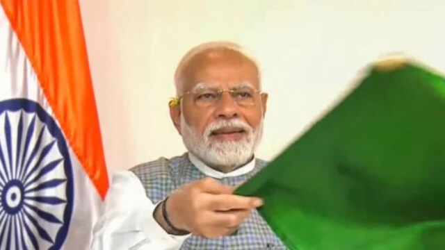 PM Modi Flags Off Vande Bharat Trains On 6 New Routes, Launches Several ...