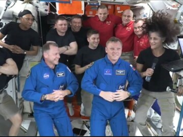 SpaceX Capsule Docks At ISS, Rescue Mission For Stranded Astronauts Sunita Williams & Butch ...