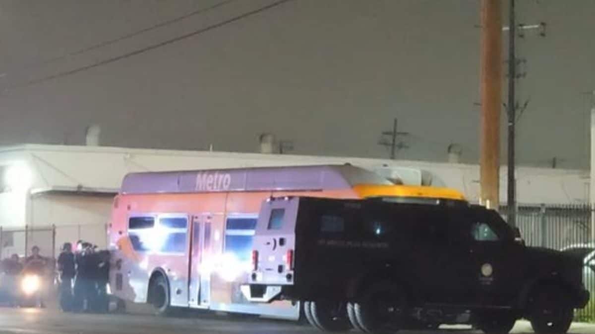 Bus Hijacked In Los Angeles, Driver Escapes Hostage Situation: Reports ...