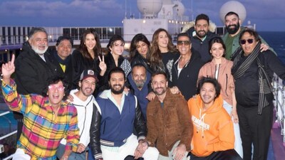 Housefull 5: Akshay Kumar Poses With Cast Featuring Abhishek Bachchan ...
