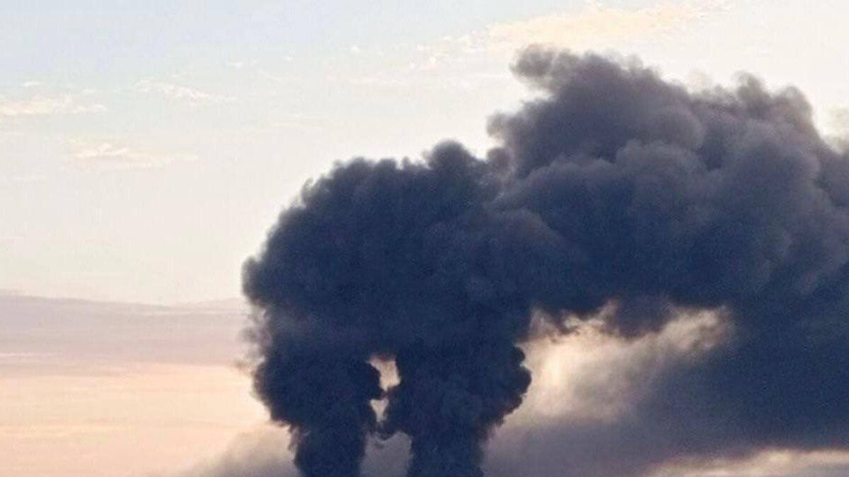 Over 1,000 Temporarily Evacuated From Crimea Oil Terminal Fire: Mayor ...