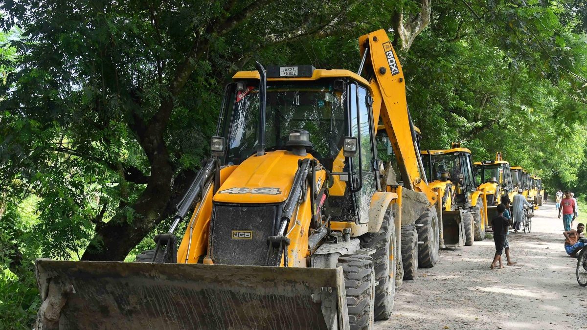 Class 9 Student Killed After Being Hit By Excavator In Kolkata's Bansdroni Area | India News ...