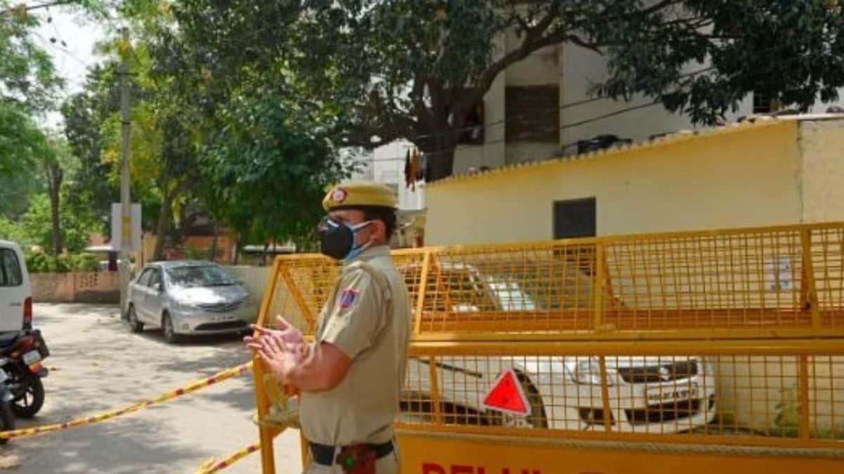 17-Year-Old Delhi Girl Dies by Suicide After Failing to Crack JEE ...