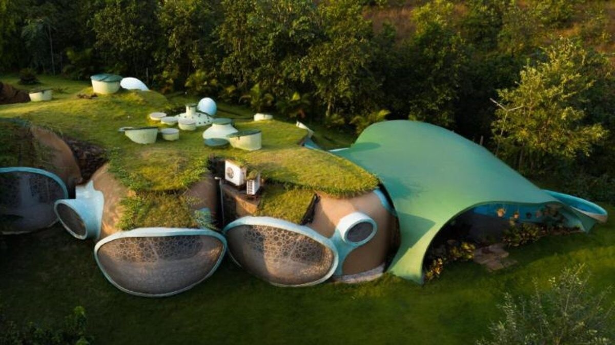 From Breathtaking Views To Cosy Vibes: This Hobbit Home Located Near ...