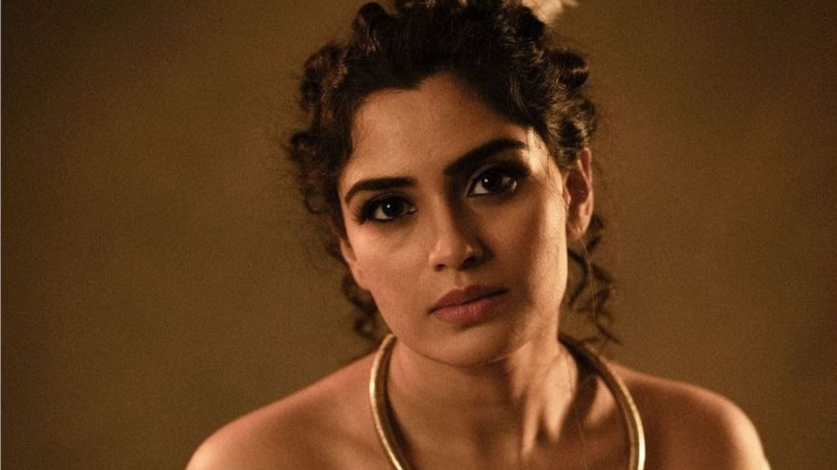 Sangeetha Bhat Exudes Vintage Vibe In An Off-white Traditional Ensemble | Movies News - News18