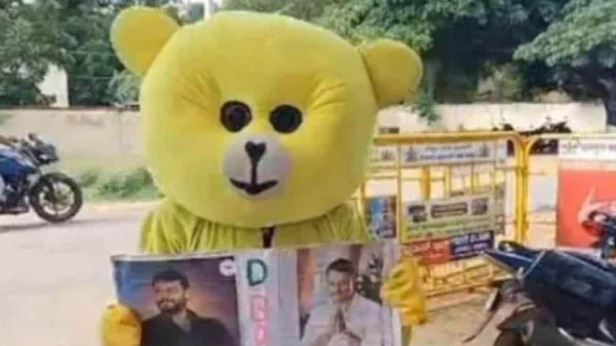 Darshan Fan, Dressed In Teddy Bear Costume, Tries To Meet The Actor In ...