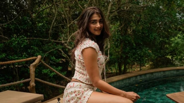 Actress Pooja Hegde Looks Effortlessly Chic In Floral Co-ord Set | Movies News - News18