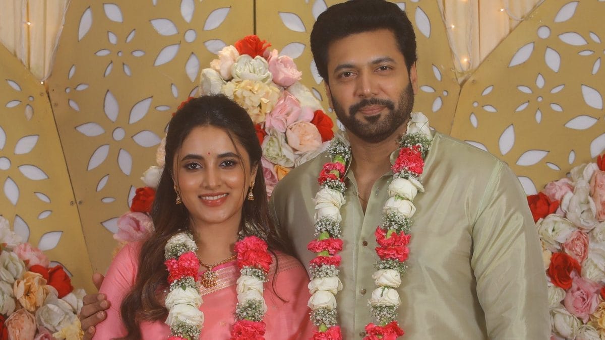 Jayam Ravi's 'Wedding Photo' With Priyanka Mohan Surface Amid His ...