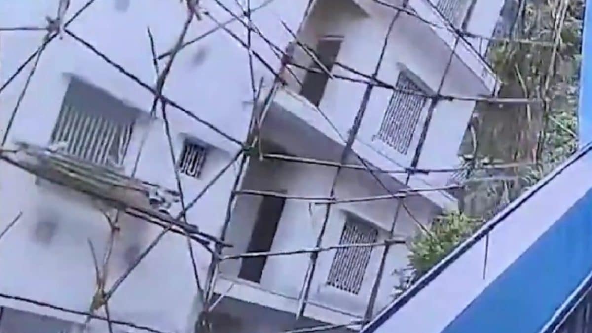 Video: Moment When 'Illegal' 7-Storey Building Collapsed In Bengaluru ...
