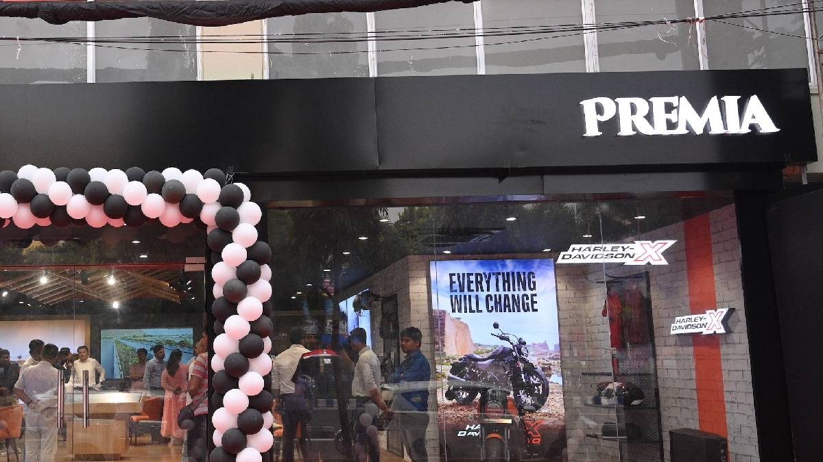 Hero MotoCorp Opened Second 'Premia' Dealership in Kolkata - Offering ...