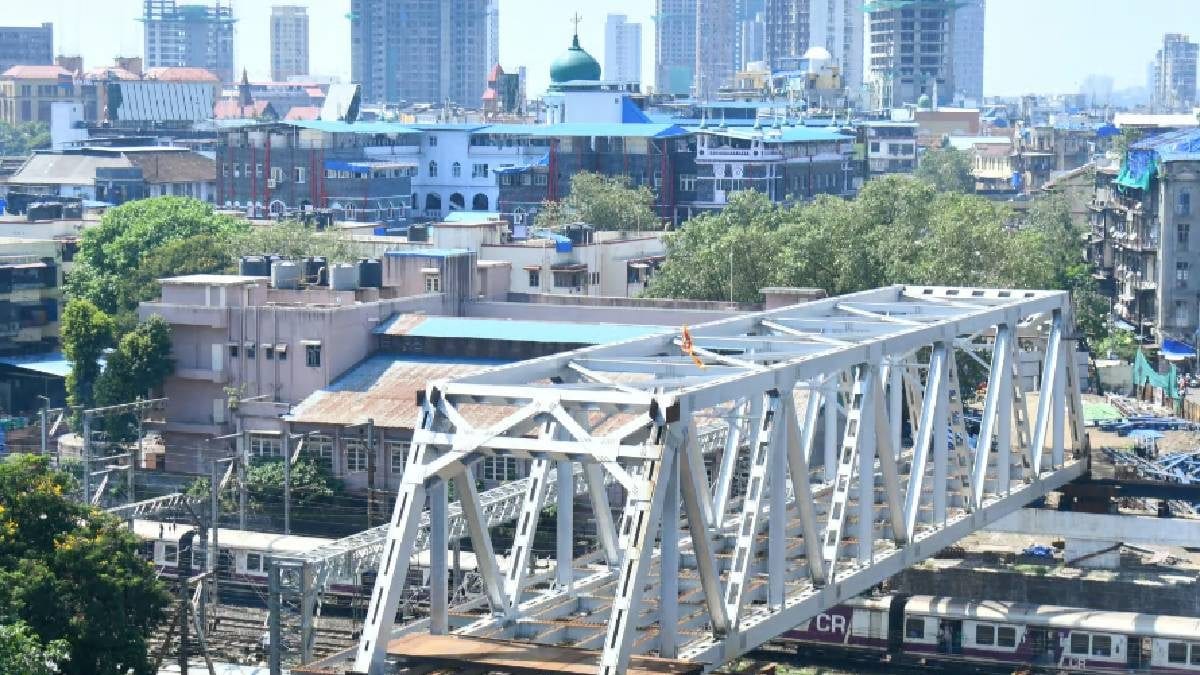 Mumbai’s Carnac Bridge: After Years of Delay First Girder Installed ...