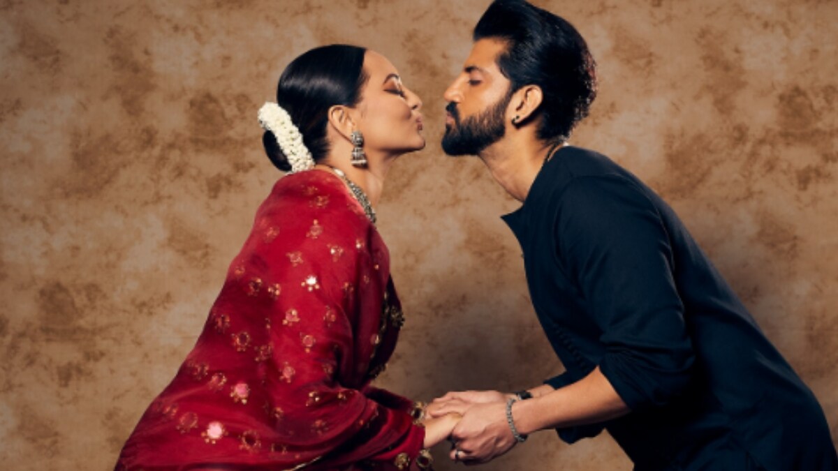 Sonakshi Sinha And Husband Zaheer Iqbal's Cute Pout Pose Is Unmissable ...