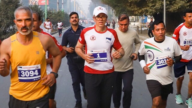 'So Damn Pleased': J&K CM Omar Abdullah Flags Off Kashmir Marathon ...