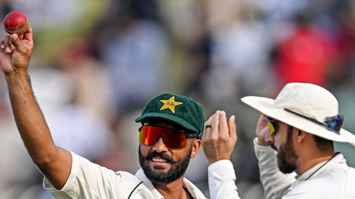 Sajid Khan Picks Six to Bundle Out England for 267; Pakistan Lose 3 at Close on Day 1 | Cricket ...