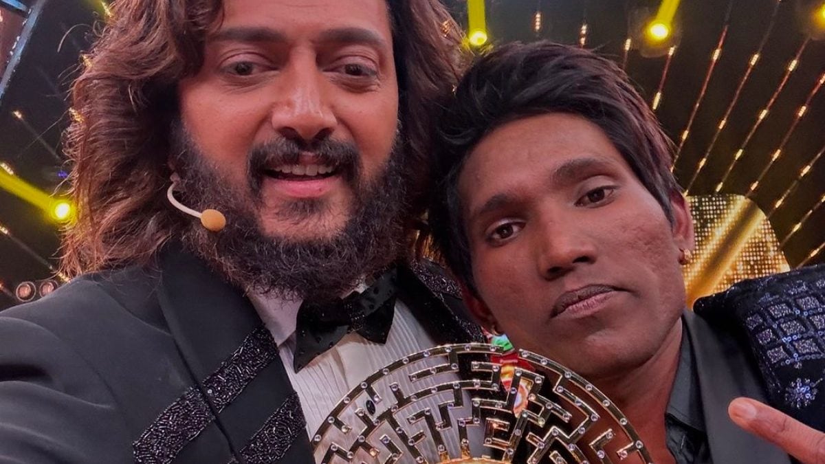 Bigg Boss Marathi 5 Winner: Suraj Chavan Lifts Trophy, Takes Home Rs 14 ...