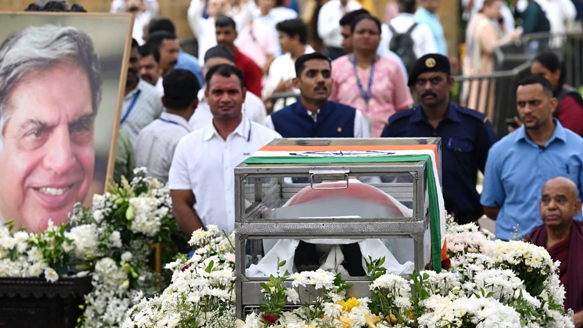 Ratan Tata Cremated With State Honours In Mumbai, Nation Mourns Loss Of ...