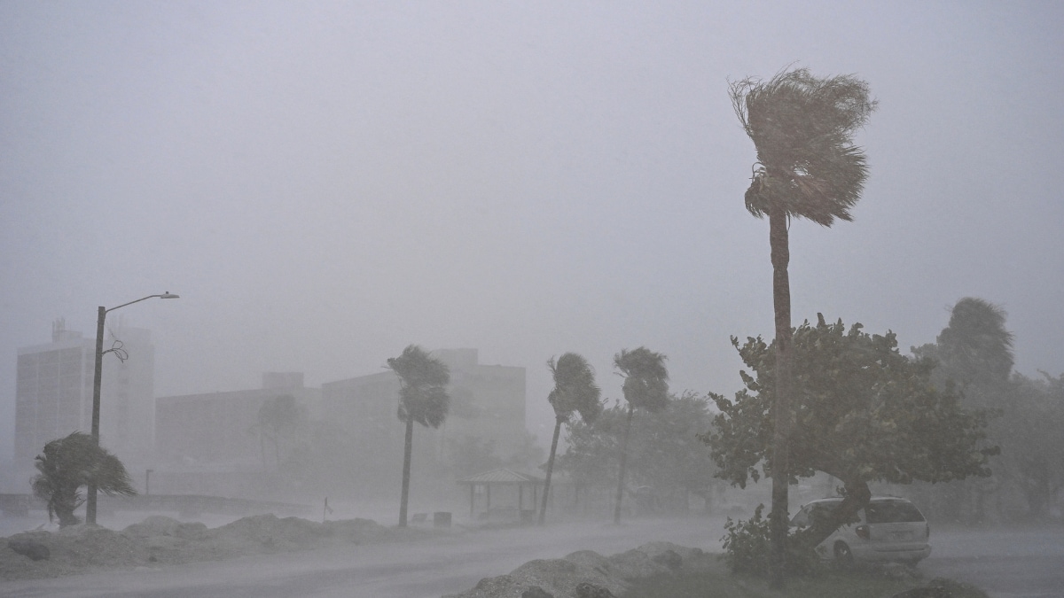 'Extremely Dangerous': Hurricane Milton Strikes Florida With ...