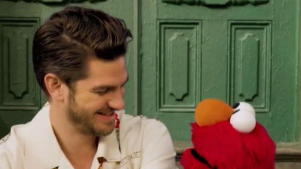 Watch: Andrew Garfield Gets Emotional Talking About His Mother's Death ...