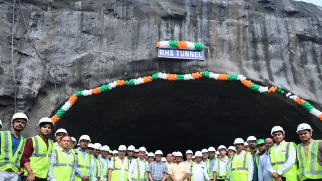 Mumbai-Delhi Expressway: Breakthrough Of Morbe Tunnel On Maharashtra ...