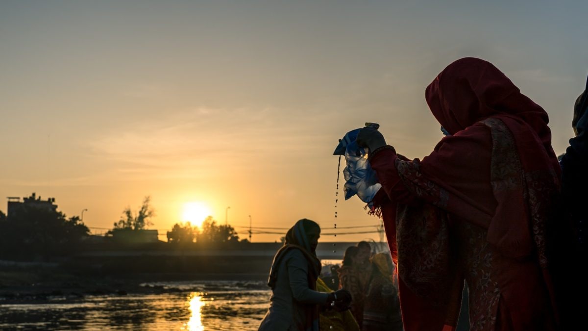 Chhath Puja 2024: What Is Sandhya Arghya? Sunset Timing, Significance ...