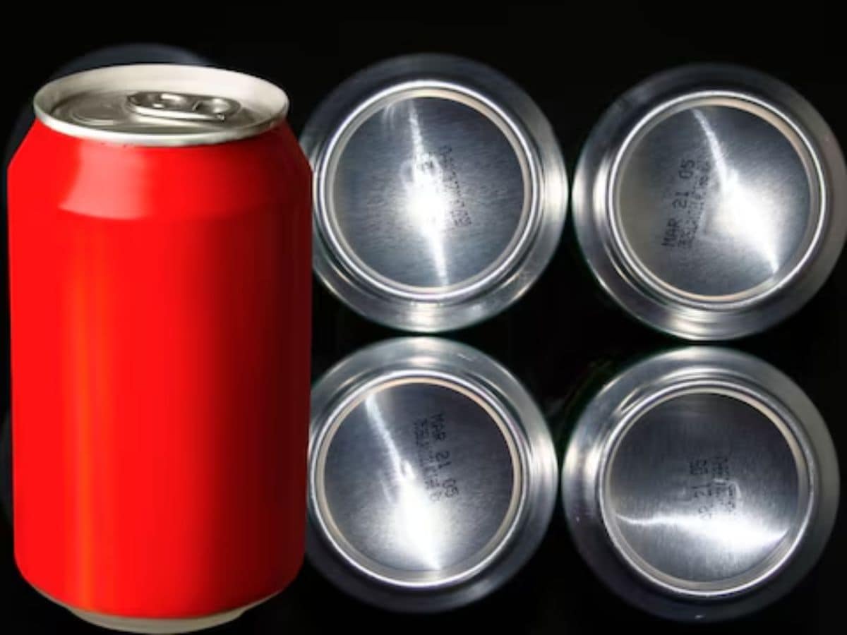 Soda Can Bottom Soft Drink Black Coke Can 180 ML Mrp.25/ , Liquid,