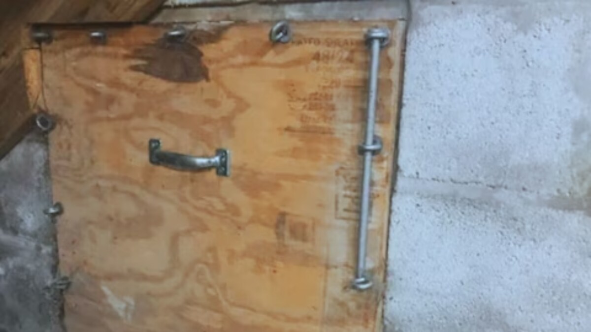 Man Discovers Mysterious Box In The Basement Of His House, And Then ...