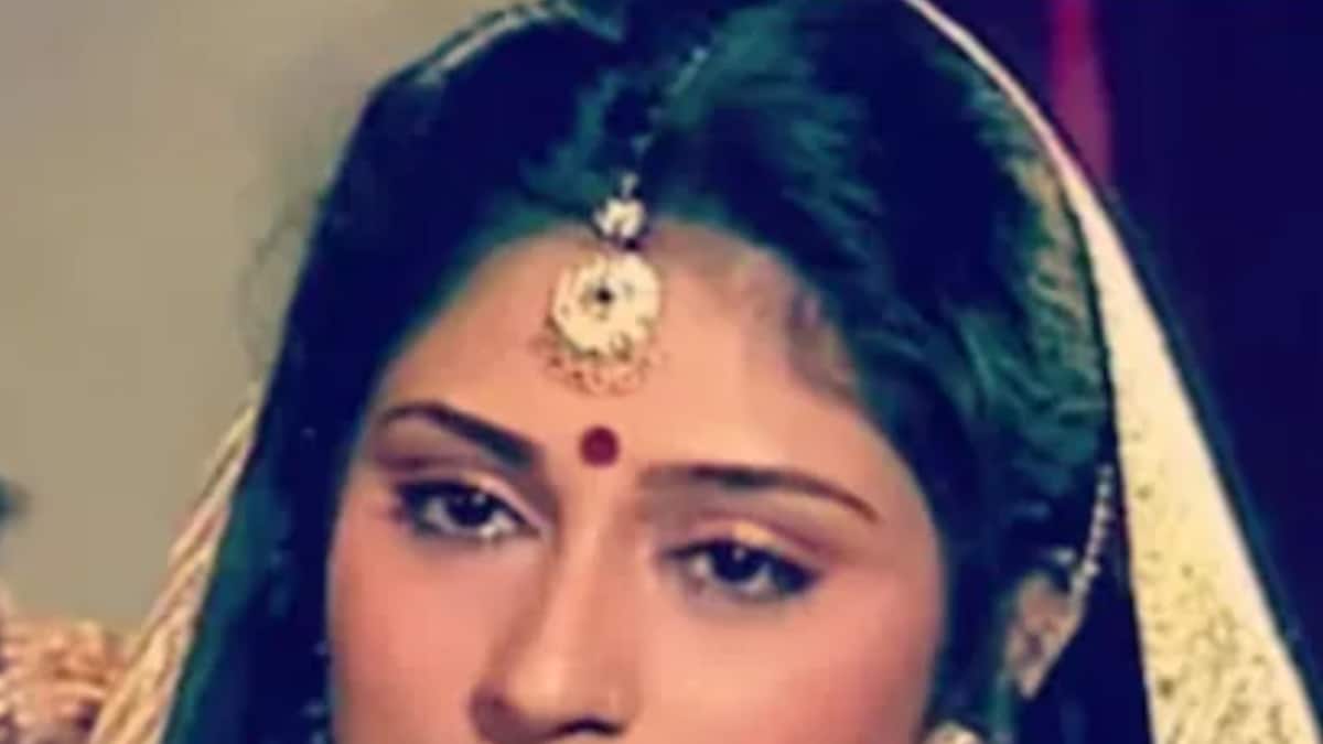 When Mahabharat Actress Roopa Ganguly Confessed She Attempted Suicide Thrice | Movies News - News18