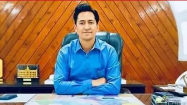 Meet IAS Deepak Rawat, A YouTube Sensation With Over 43 Lakh Followers | Education and Career ...