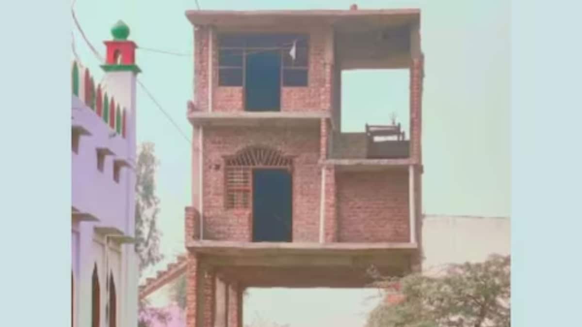 The Future Of Housing? Two-storey House Built Over Road Breaks Internet ...