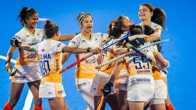 India Women's Hockey Team Beat China 1-0 In Final To Defend Asian ...