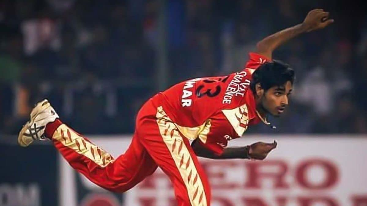 IPL 2025 Auction: Bhuvneshwar Kumar Returns To RCB After 15 Years For ...