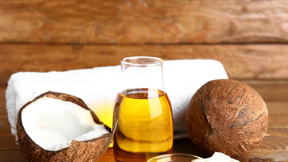 Check Out The 5 Best Hair Oils For Dandruff Control: Tea Tree Oil To ...