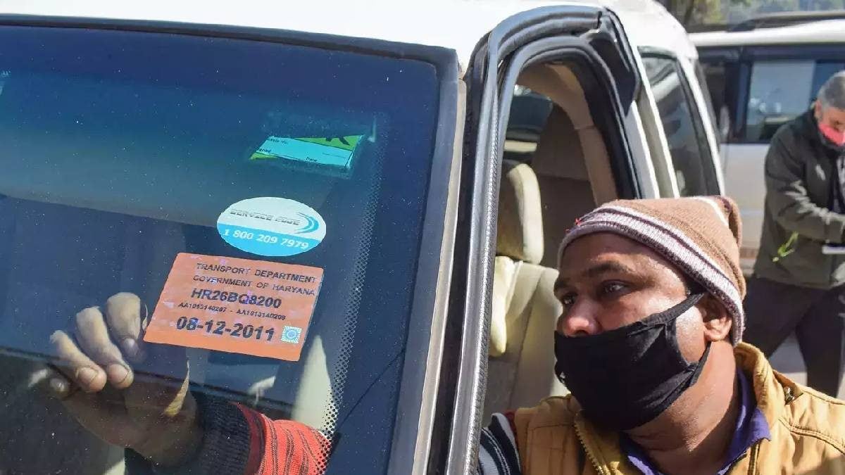 Delhi Mandates Colour-Coded Stickers on Vehicles to Combat Pollution ...