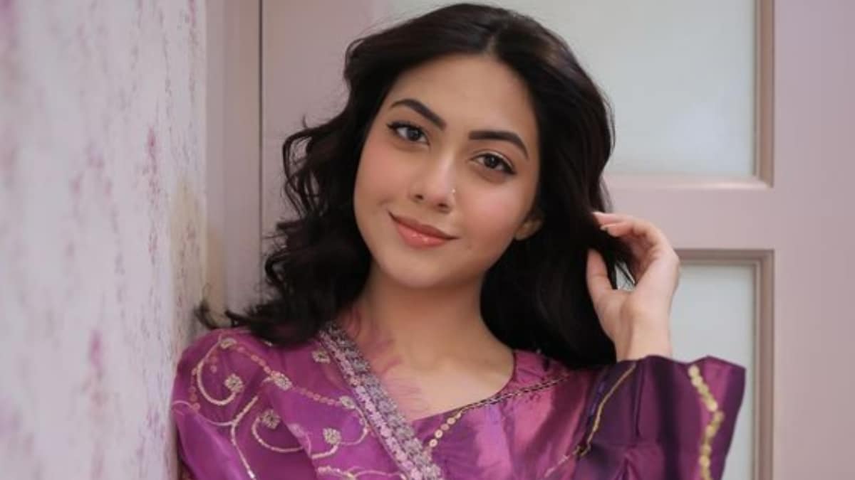 Ek Farzi Love Story Trailer Explores The Complex Side Of Content Creation, Relationships ...